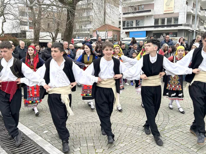 1η Γυμνασιάδα Παραδοσιακών Χορών στην Κομοτηνή | xronos.gr